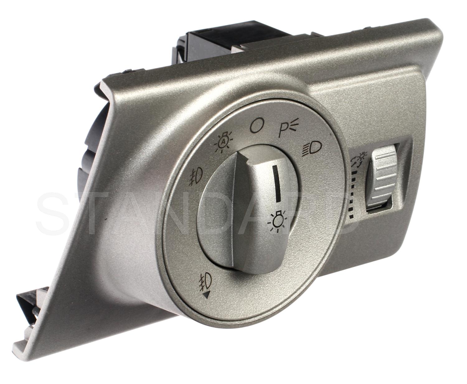 Standard Motor Products HLS-1458 Headlight Switch | Autoplicity