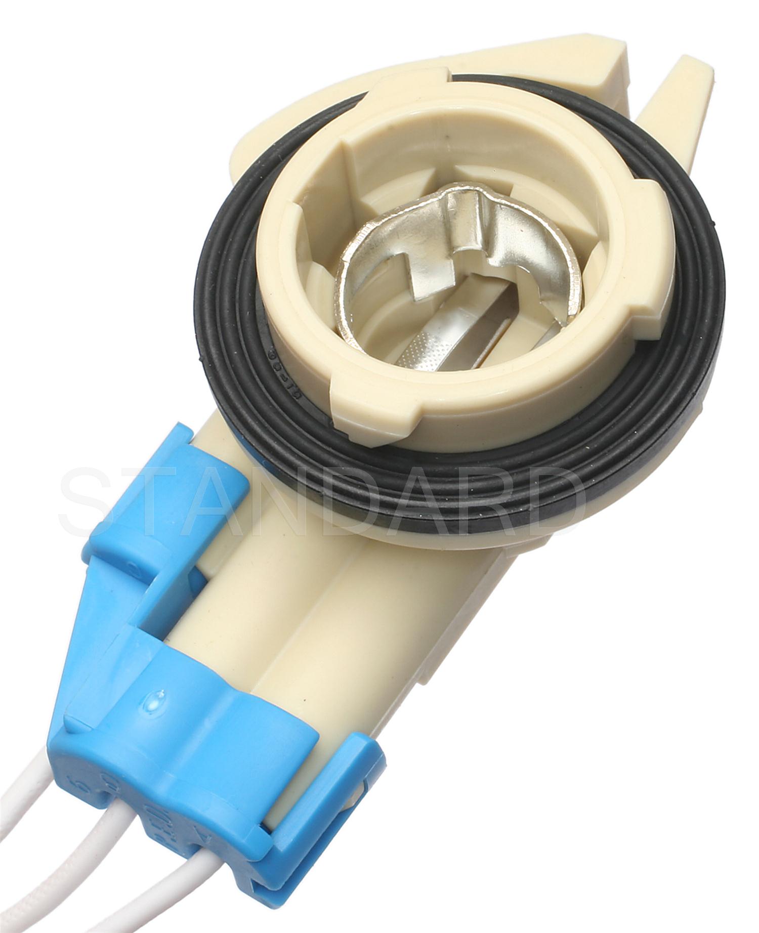 Standard Motor Products S829 Fog Lamp Socket | Autoplicity