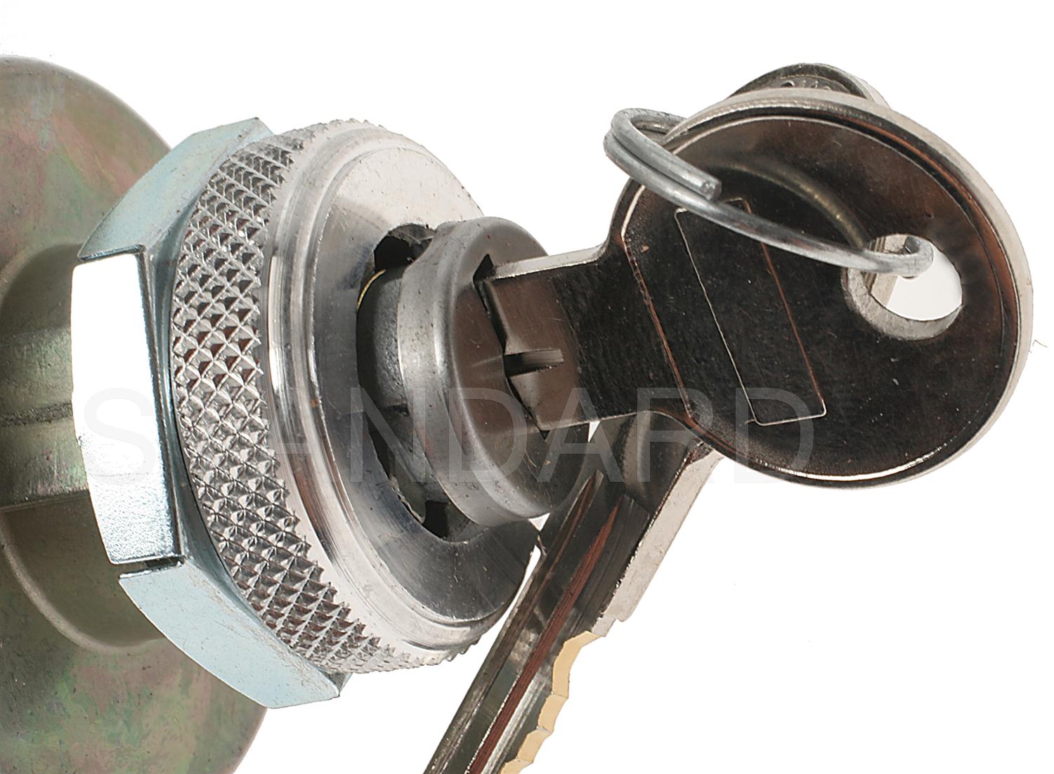 Standard Motor Products US14 Ignition Switch | Autoplicity