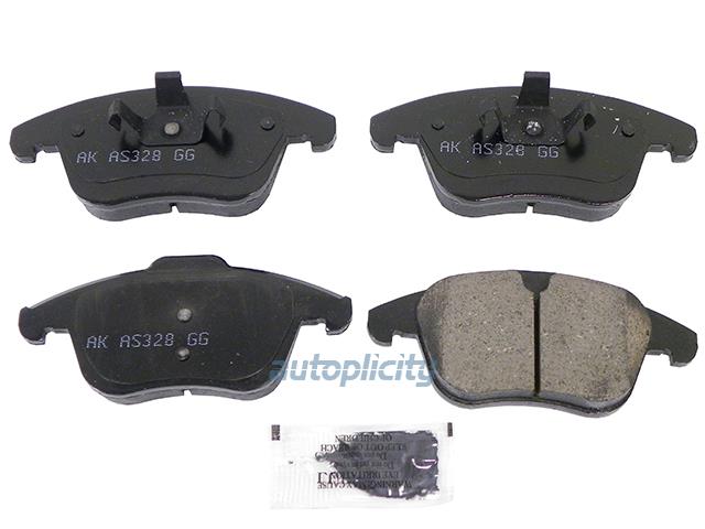 Akebono LR004936 Brake Pad Set | Autoplicity