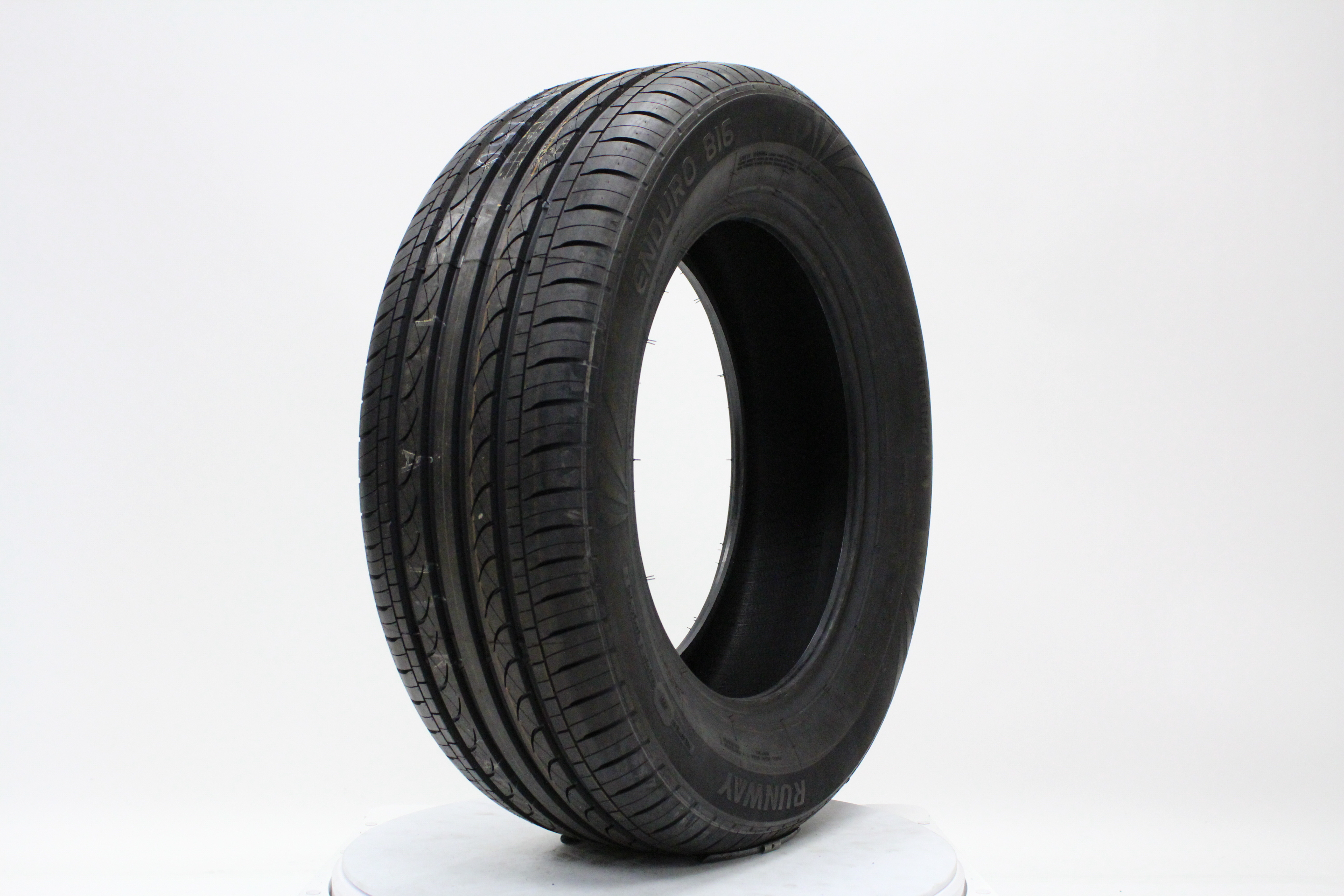 Runway Enduro 816 215/55R16 93V 100AR635 | Autoplicity
