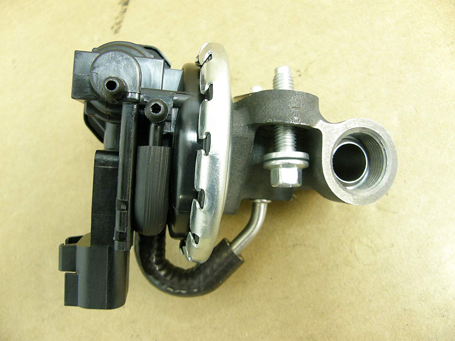 Genuine Land Rover LR012028 Egr Valve | Autoplicity