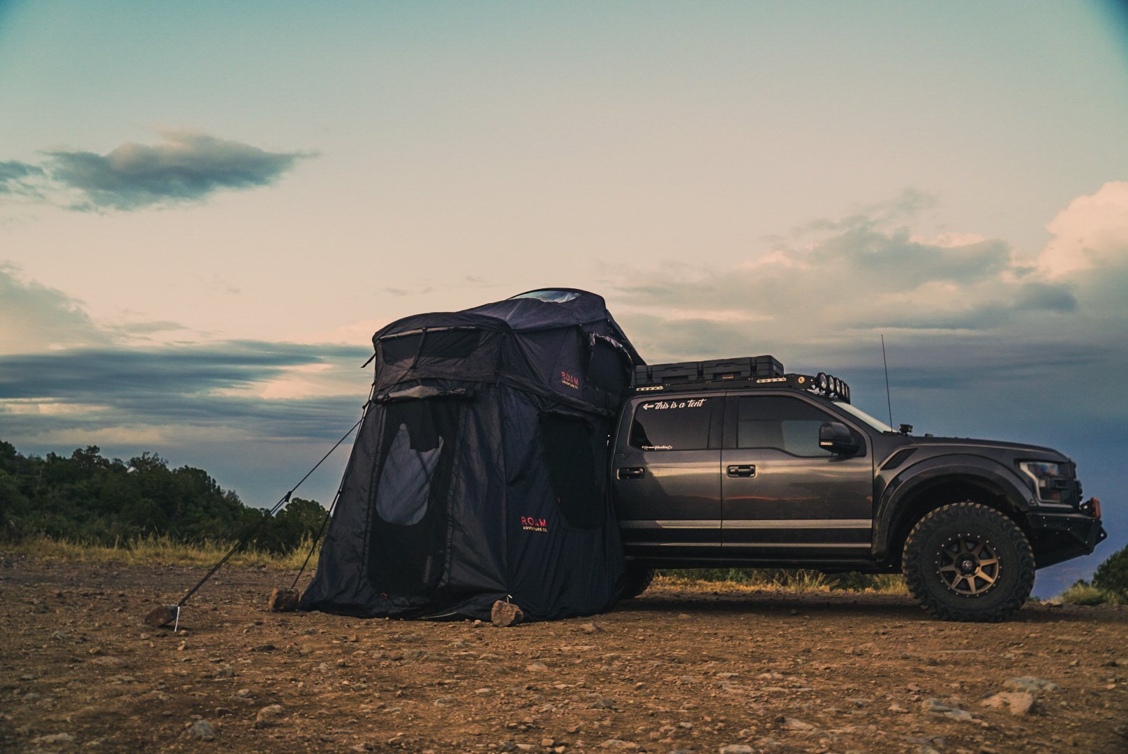 ROAM Adventure Co LLC ROAM-RTT-VBXL-SN THE VAGABOND XL ROOFTOP TENT ...
